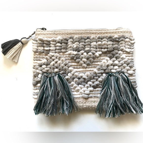 Universal Thread | Bags | Universal Thread Boho Tassel Fabric Clutch ...